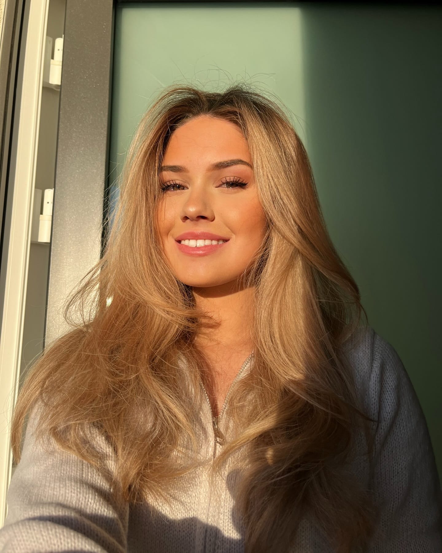 16 MIND-BLOWING Blowout Hairstyles Taking 2025 By Storm!